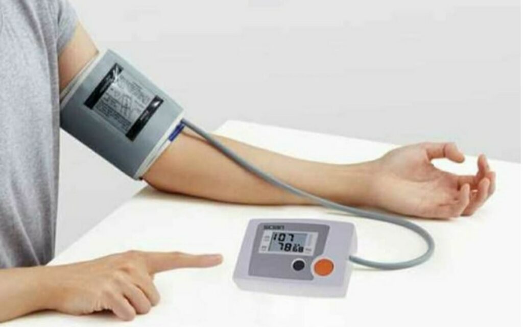 فشارسنج دیجیتال بازویی vekto مدل LD-581 – فروشگاه اینترنتی بهار مدیکال